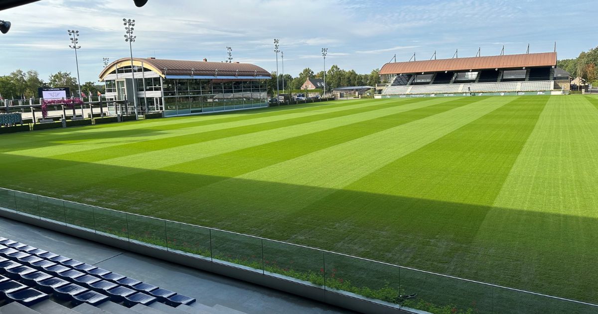 Den imponerede græsarena er klar